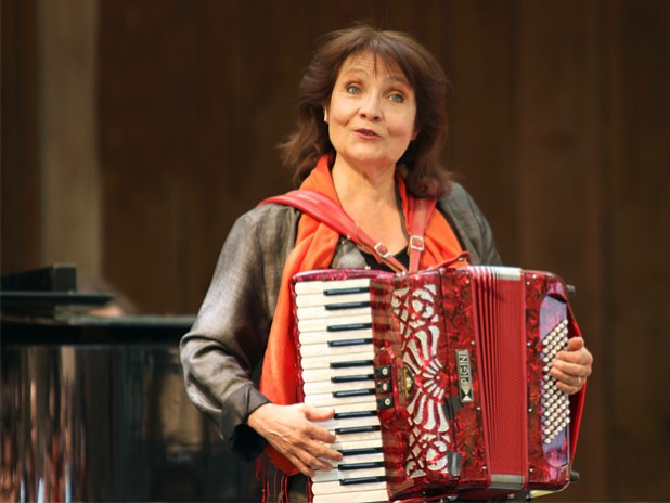 Un poirier m’a dit ! Entretien avec Michèle Bernard | Créa Blog